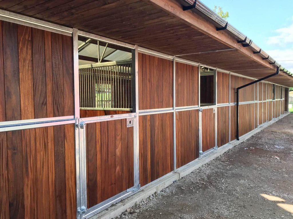 Premium External Stables from Monarch - Unmatched Quality